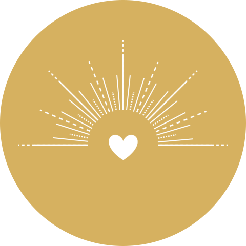 Gele sluitsticker met halve zon en klein hartje