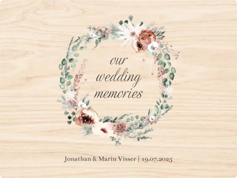 Memorybox van bruiloft met bloemenkrans